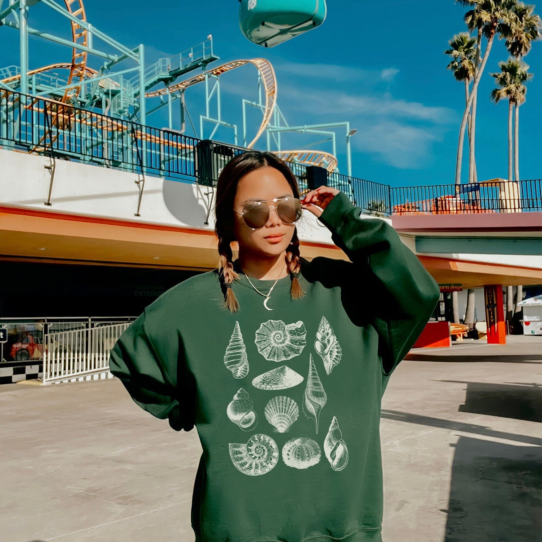 Retro Shells Spring Crewneck Sweatshirt, Cottagecore Seashell ...