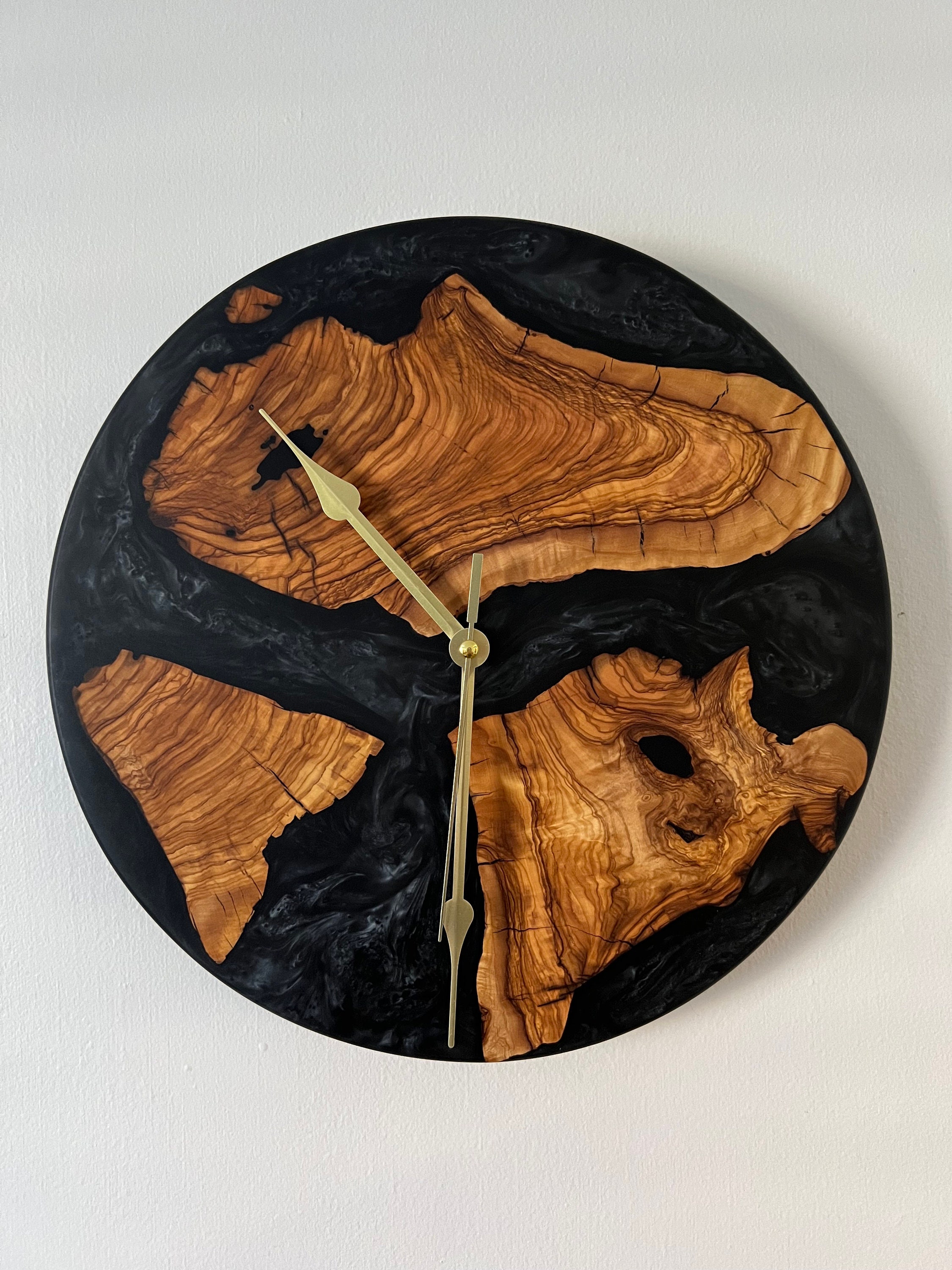 Live Edge Resin Clock - Etsy