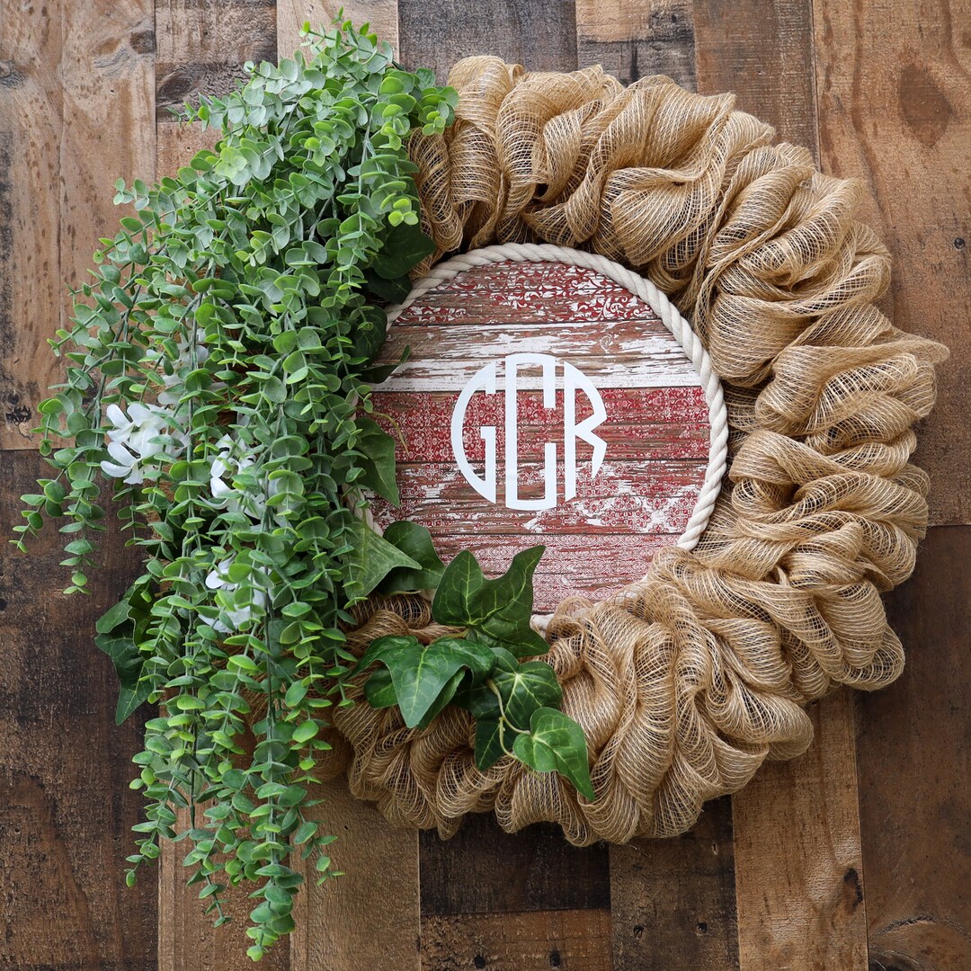 Personalized Monogram Wreath, Vintage Red Wood Plaque, Jute Mesh Door ...