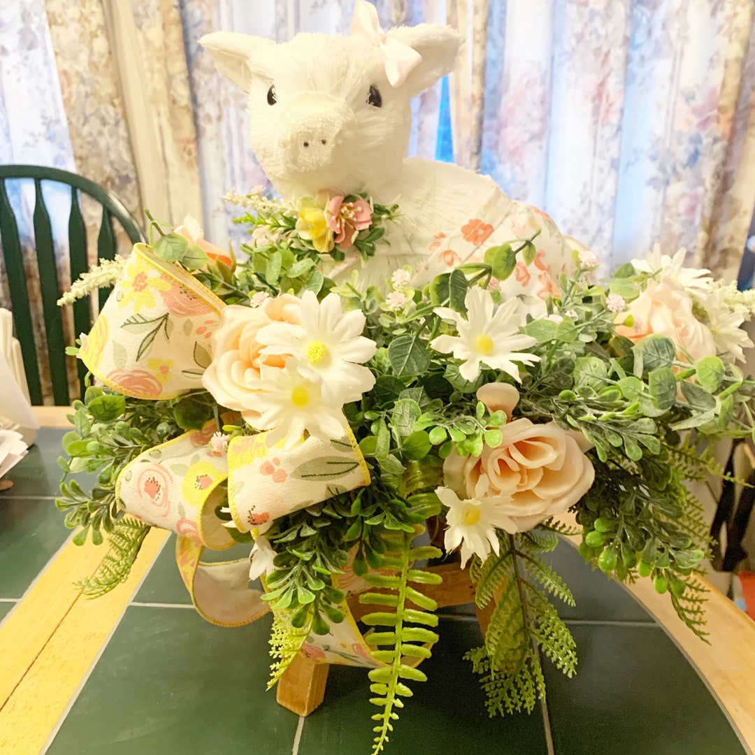 Pig Centerpiece for Table, Farmhouse Pig, Pig Table Decor, Country Pig ...