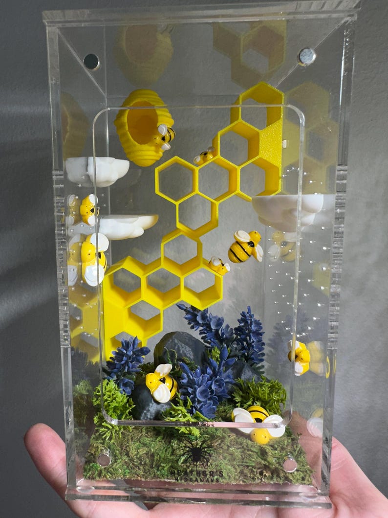 4x4x7 Bee Themed Enclosure - Etsy