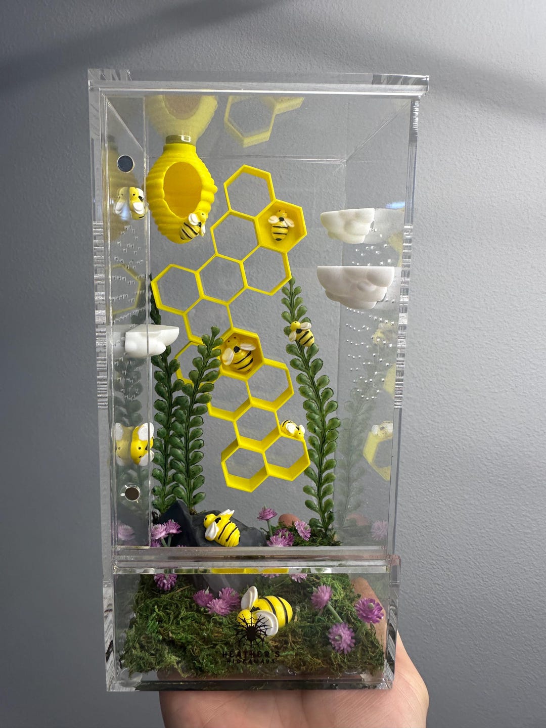 4x4x8 Bee Themed Enclosure - Etsy