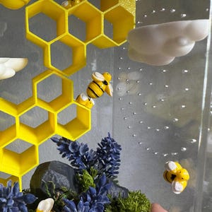4x4x7 Bee Themed Enclosure - Etsy