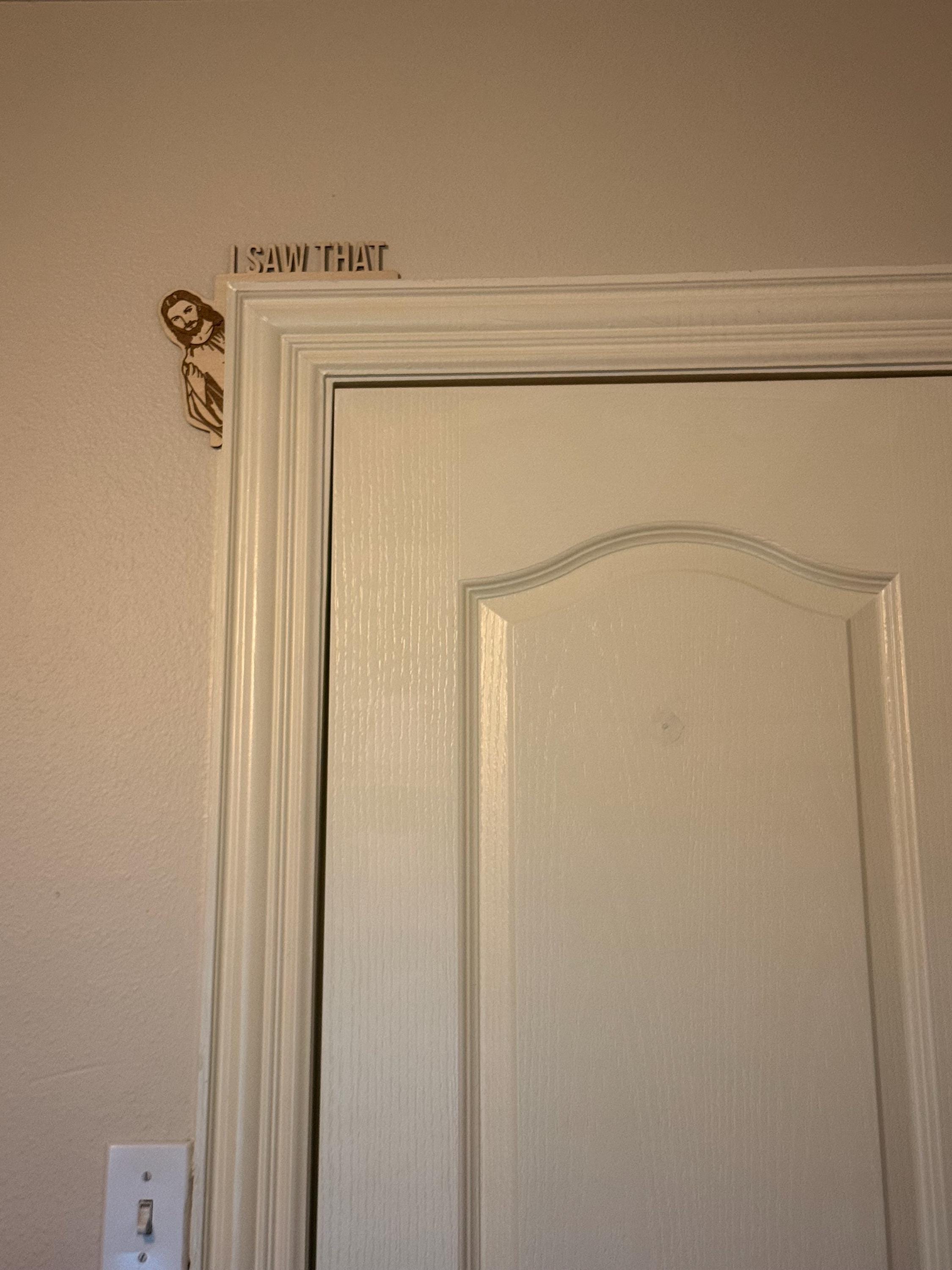 Peeking Jesus Door Frame Decor "i Saw That" – Funny Religious Home ...