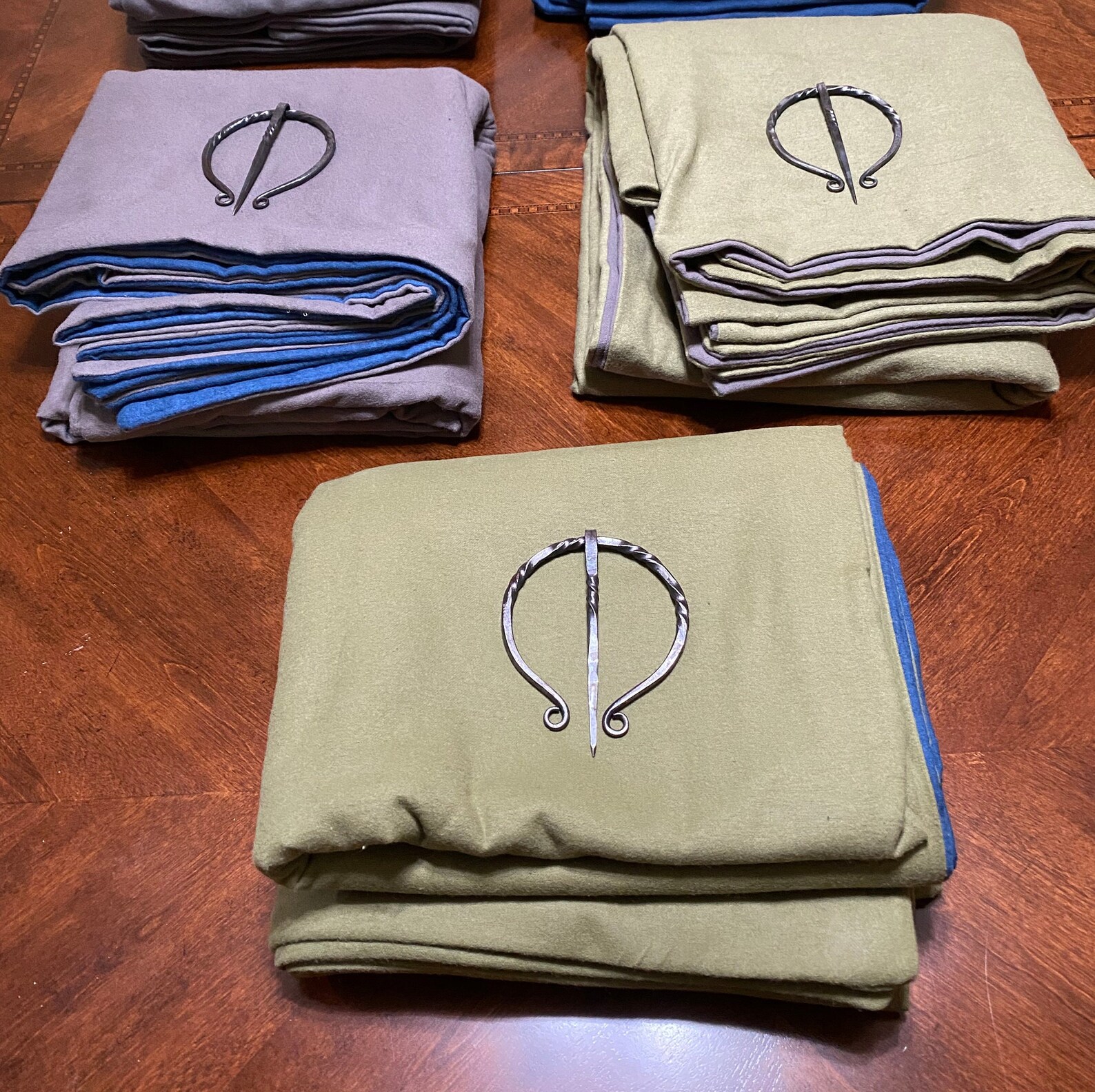 100% Cotton Ruana Irish Wrap Cloak and Viking Pin for Medieval, Fantasy ...