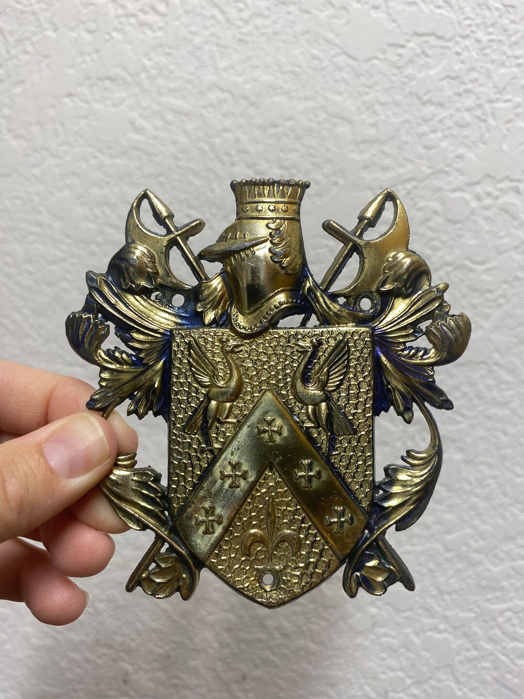Vintage Crest Coat of Arms Midieval Knight With Swords Peter Metal ...
