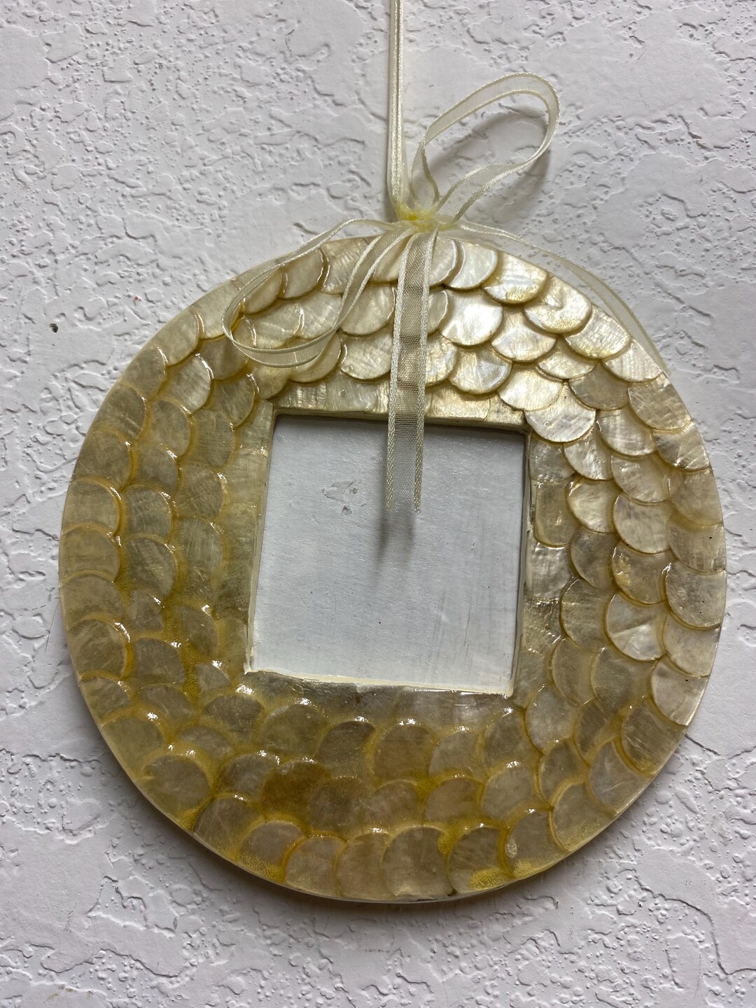 Vintage Round Capiz Shell Picture Frame With Ribbon Bow/hanger - Etsy