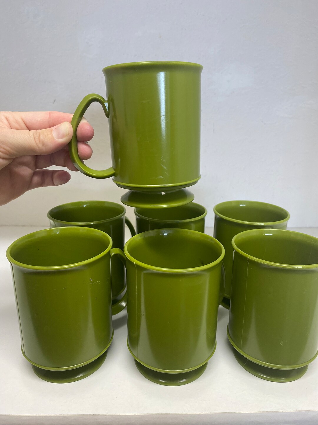 Mid Century Avocado Green Plastic Mugs Set of Seven - Etsy