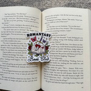 Romantasy Book Club Sticker, Romance Fantasy Reader, Cute Bookish ...