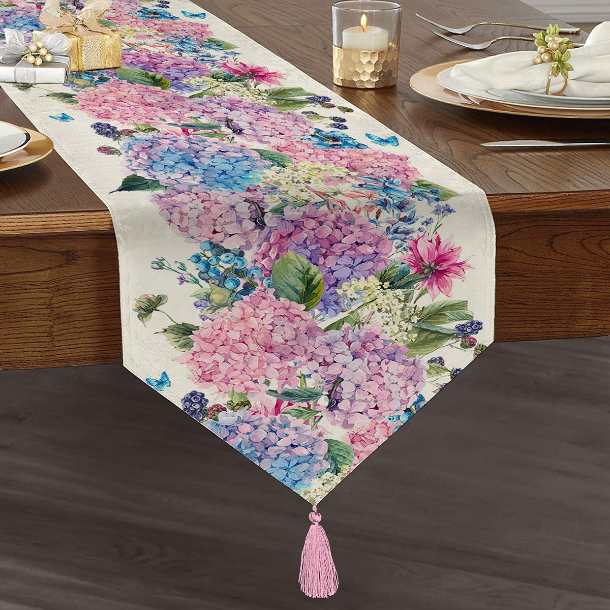 Floral Table Runner Hydrangea Triangle Runner Nature Theme - Etsy