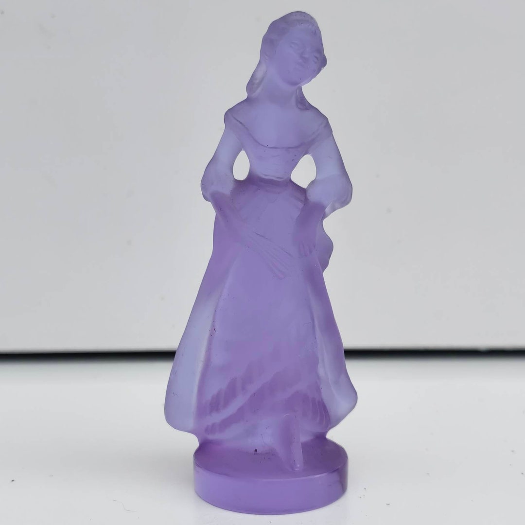 Vintage Victorian Neodymium Glass Figurine, Second Lalique Alexandrite ...