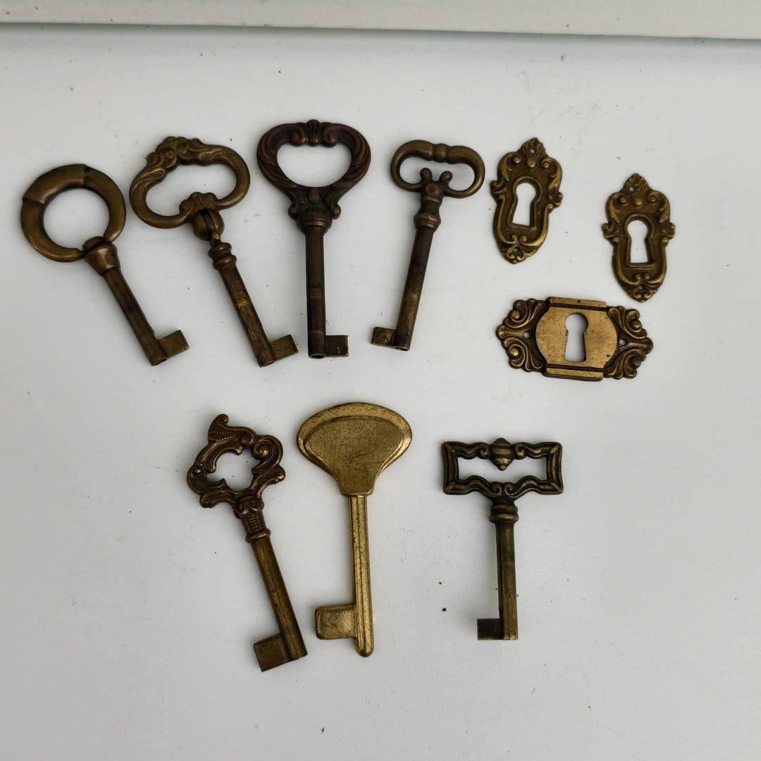 Metal Keys Set of 7 Vintage Furniture Skeleton Keys and 3 Lock Covers ...