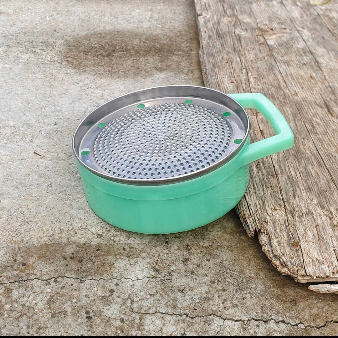 Vintage 1970s Round Parmesan Cheese Grater With Lid - Etsy
