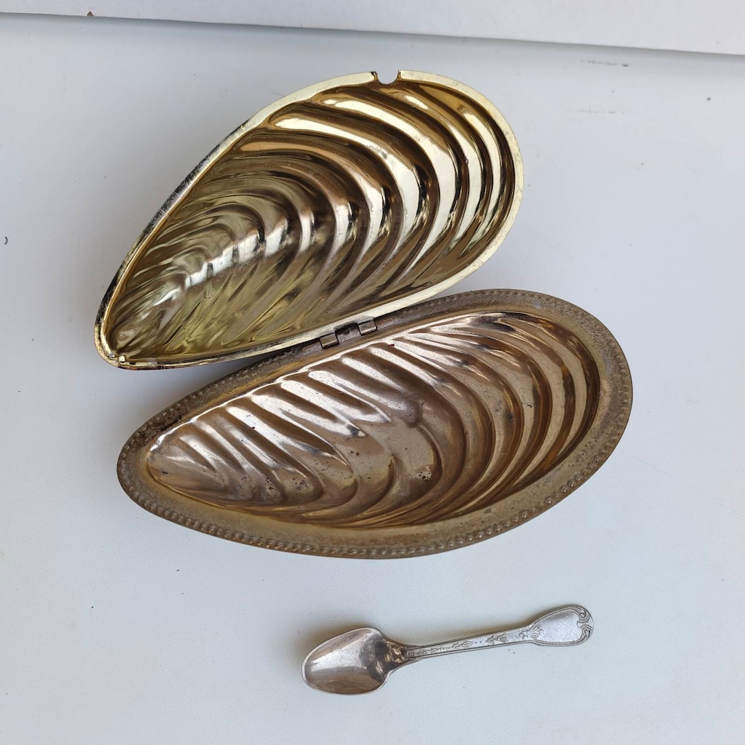 Vintage Caviar Clamshell With Little Spoon for Butter Silver Plated ...