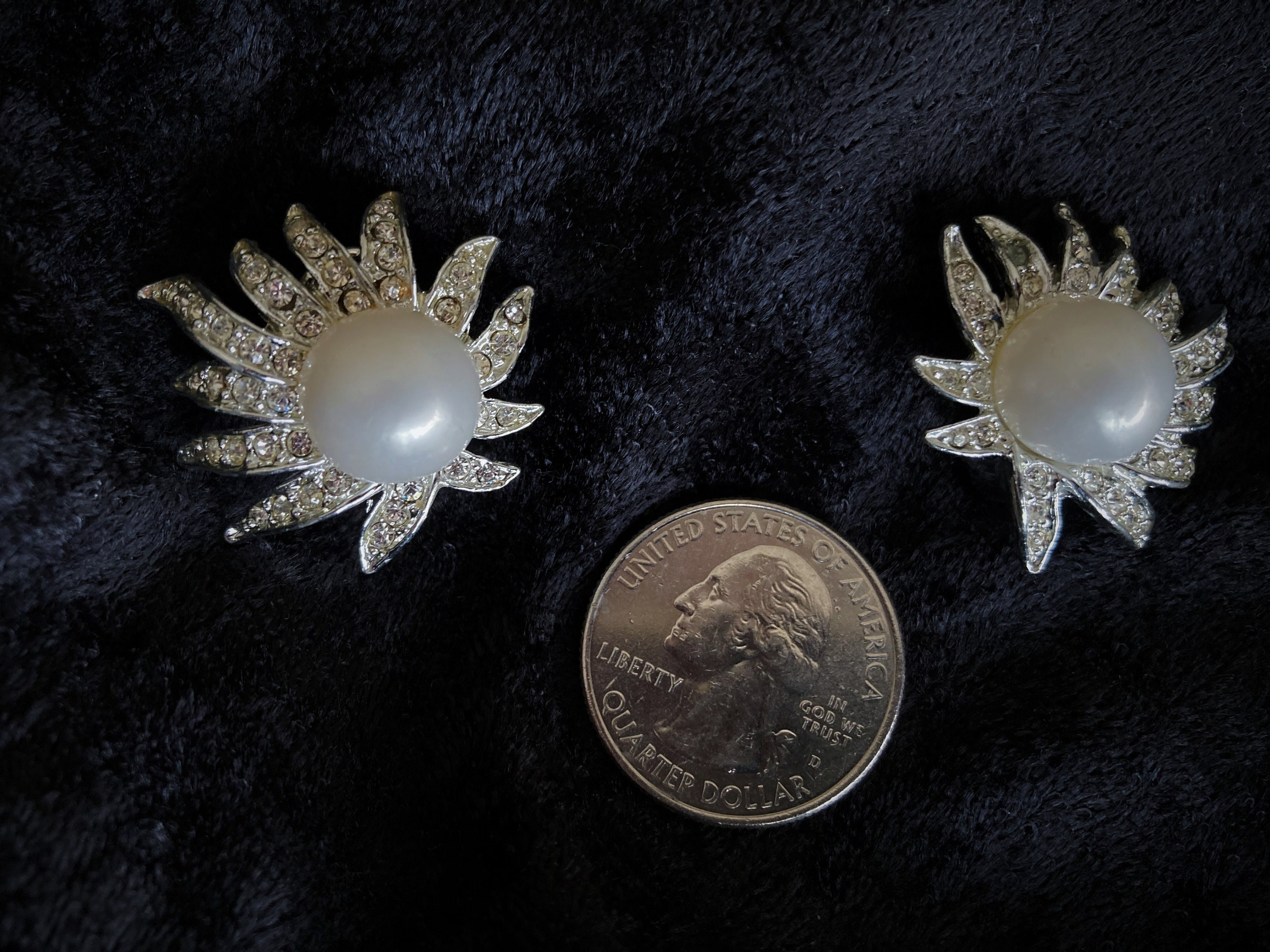Signed Vintage Celebrity NY Pearl and Clear Stone Brooch and Earrings ...