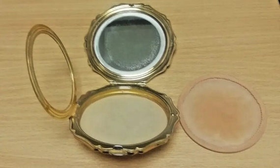 1970s Brass Stratton powder compact Marbled Green Lid - Gem