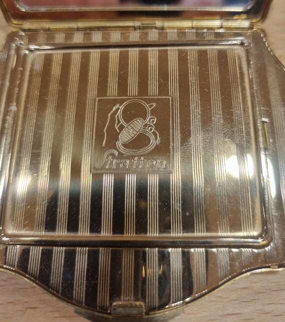 1950s Stratton powder compact Luxury Regency Initial … - Gem