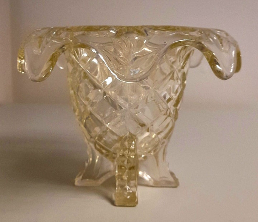 1930's Sowerby Lily Glass Vase Diamond Point Scalloped Edge on 4 Rocket ...