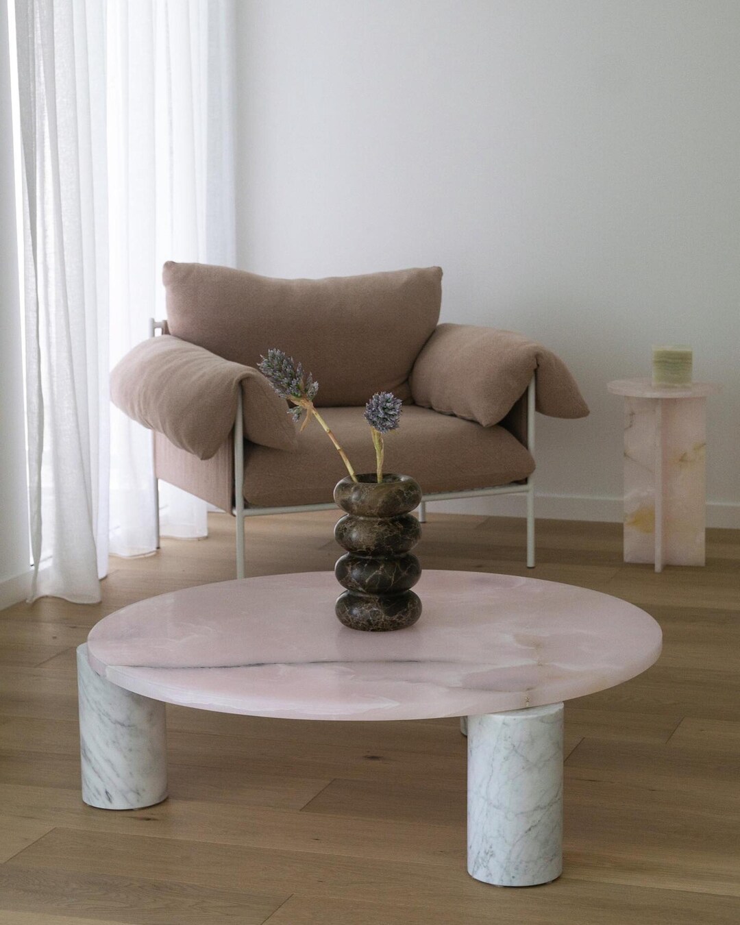 Pink Onyx Side Table, Marble Round Top With Round Leag Elegant Modern ...