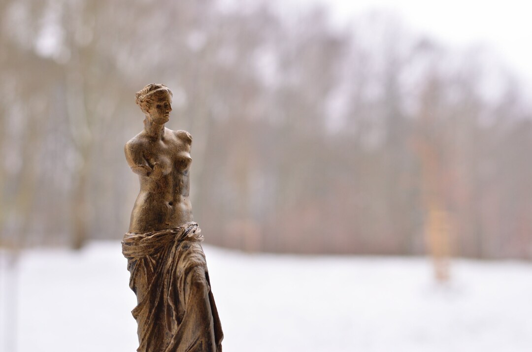 Venus De Milo - Sculpture Decoration - Handmade and Handpainted - Etsy