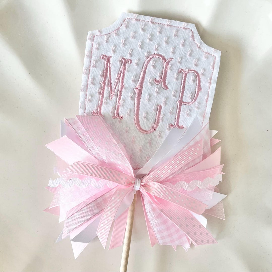 Monogrammed Crest Cake Topper - Etsy