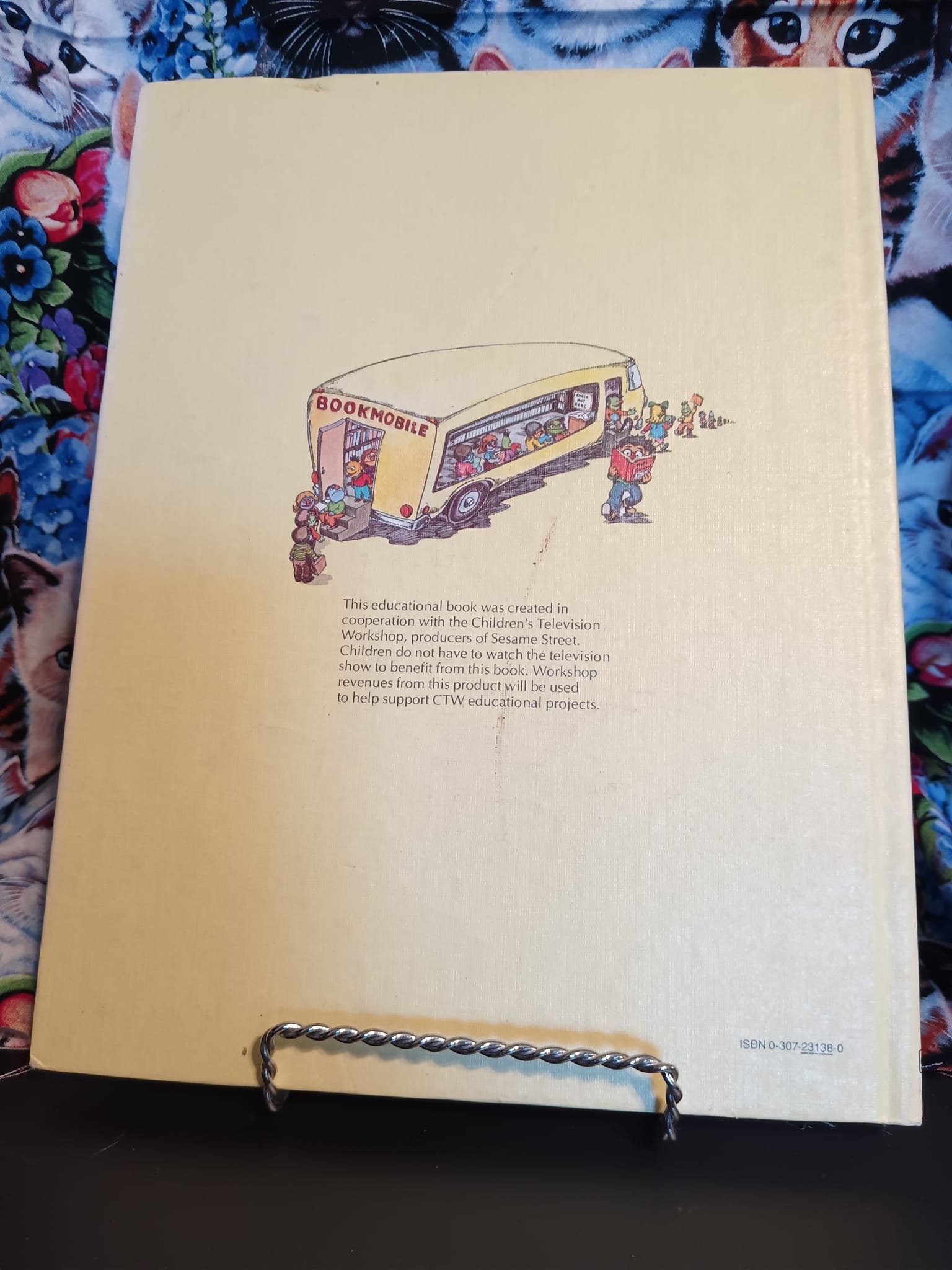 A Day in the Life of Oscar the Grouch: Sesame Street Book Club Vintage ...