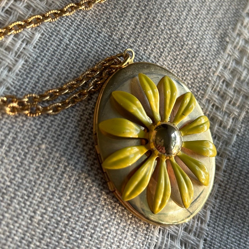 Daisy Necklace - Etsy