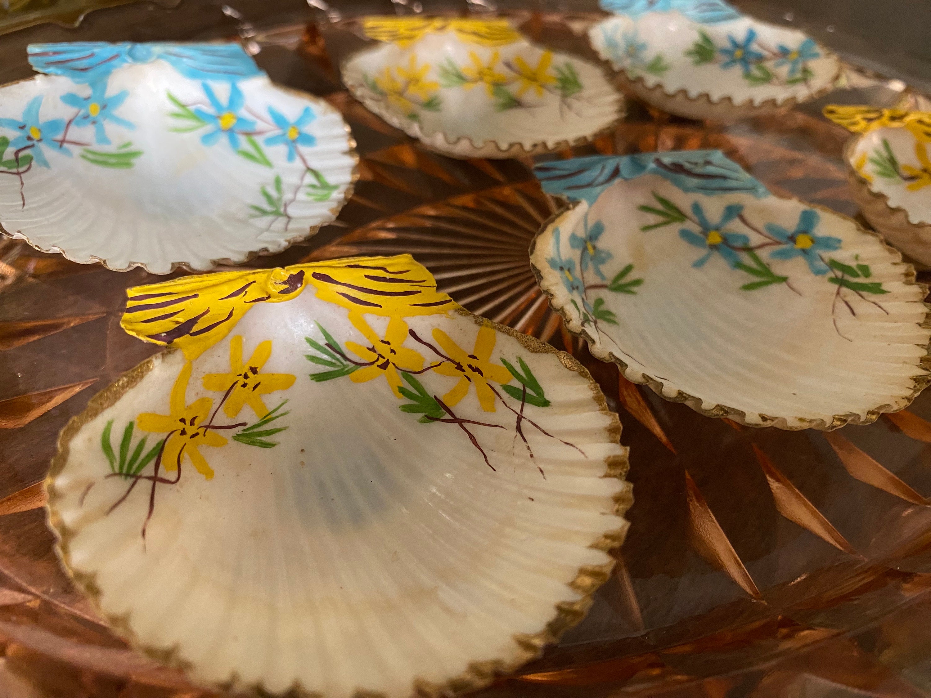 12 Vintage Natural Clamshell Hand-painted Appetizer Sauce Dishes Powder ...