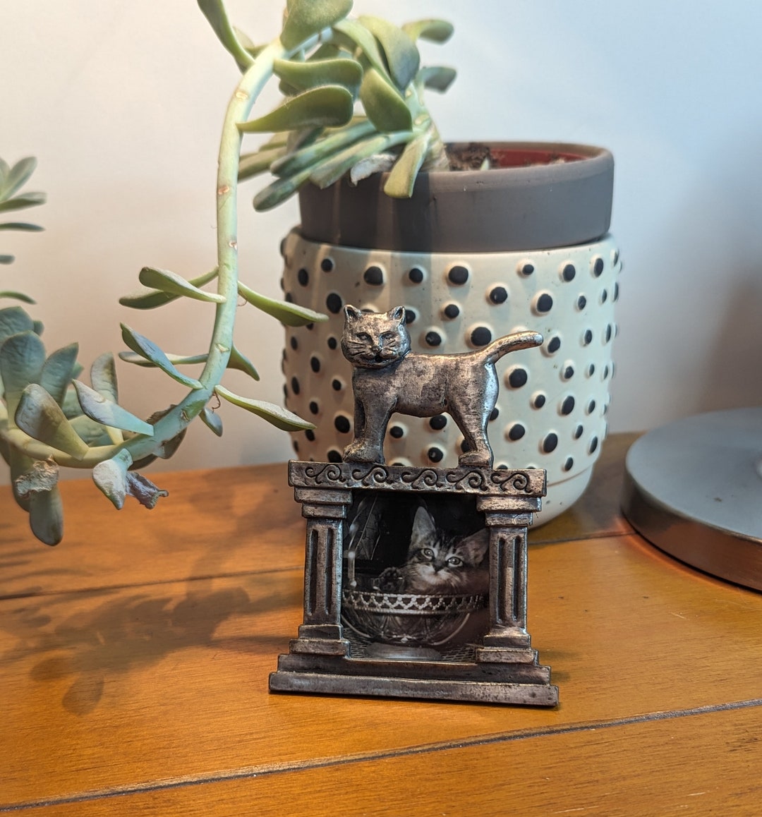 Vintage Pewter Photo Frame With a Sassy Looking Cat, Pewter Cat Frame ...