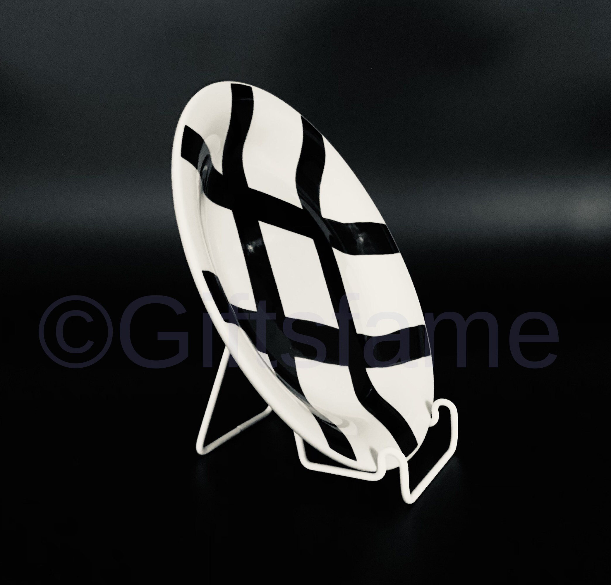 Double Curve Steel Metal Plate Display Stand Metal Dish Rack Plate ...