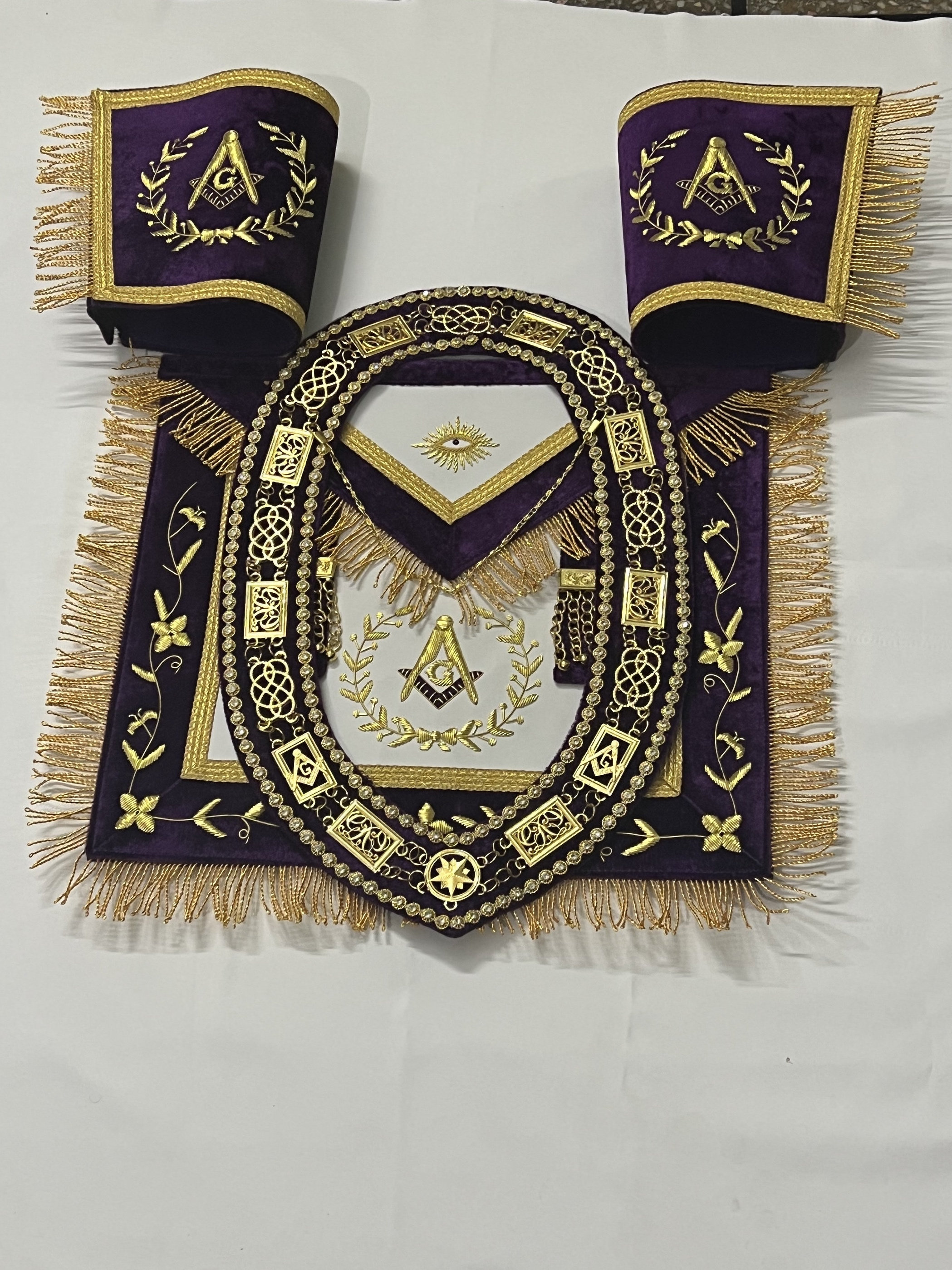 MASONIC GRAND LODGE Master Mason Apron, Cuffs With Chain Collar Purple ...