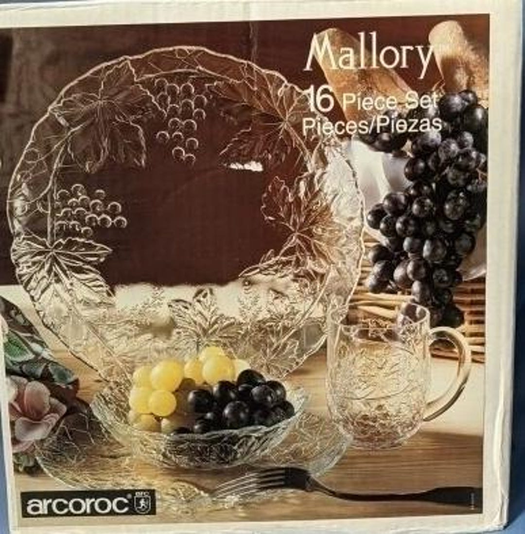 Vintage Mallory Arcoroc 16 Piece Glass Dinner Set Grape Pattern NEW IN ...
