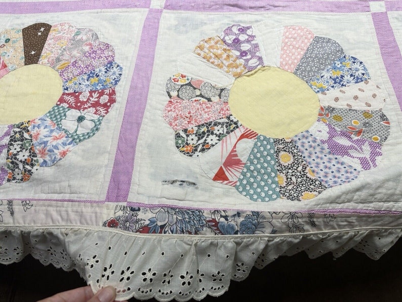 Vtg Hand Quilted Appliqué Dresden Plate Quilt Eyelet Lace Trim Multicolor 79x94” - Etsy