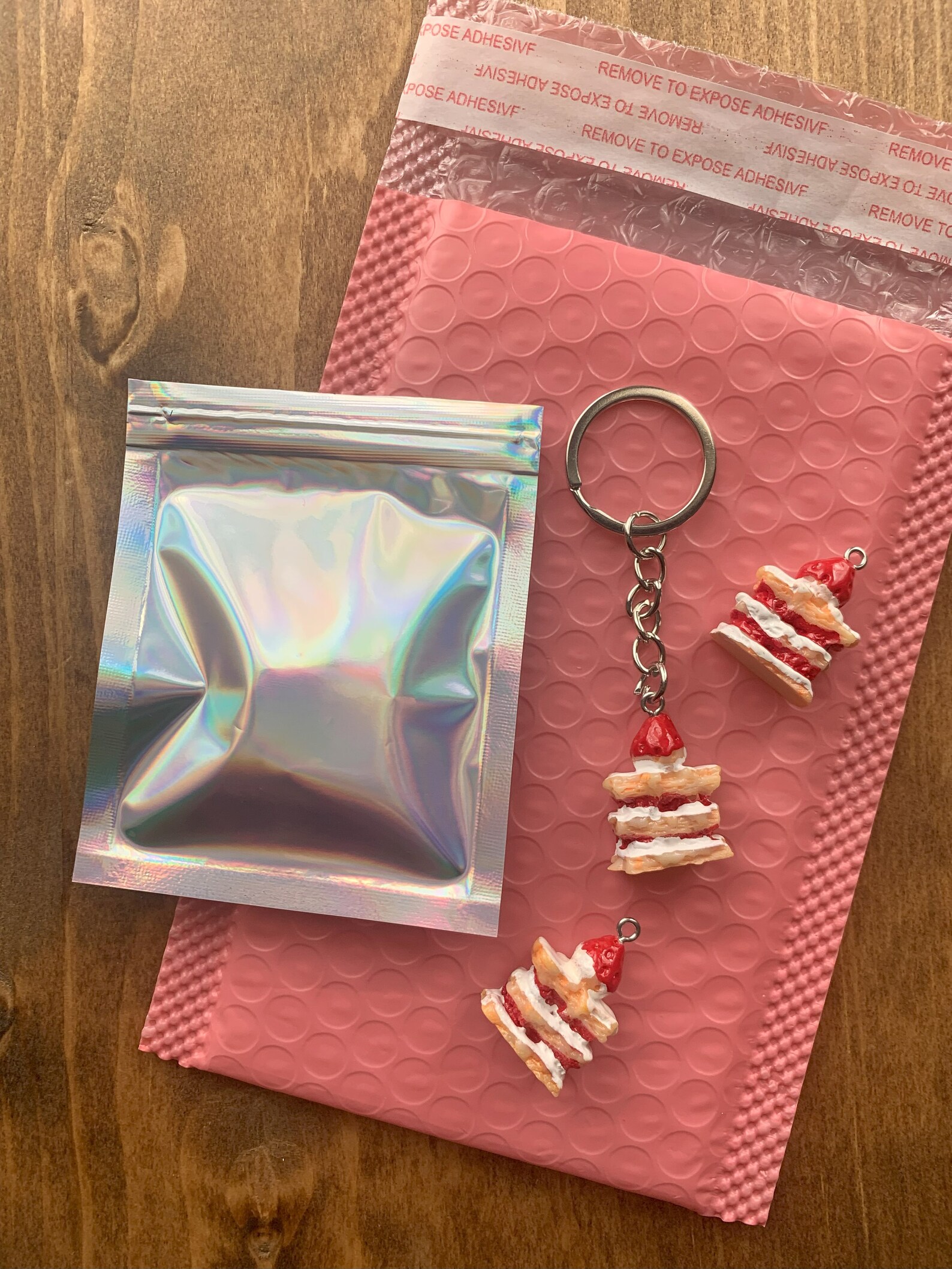 Cute Strawberry Cake Keychain Quality Key Charm, Strawberry/cake ...