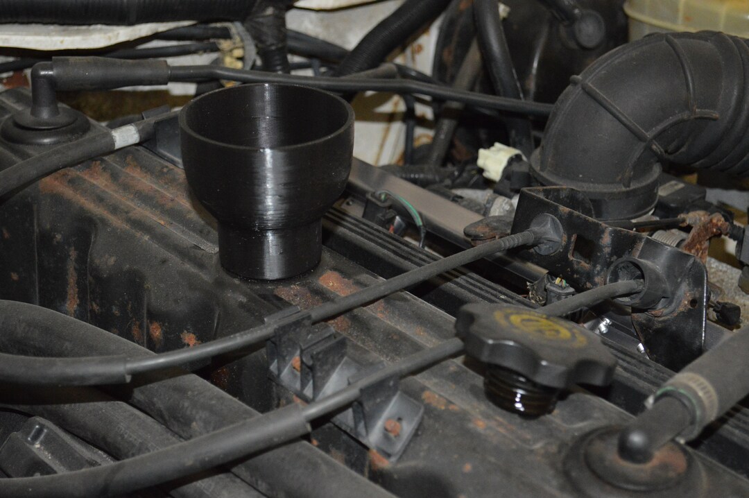Oil Filler Funnel 97-01 Jeep Cherokee XJ 96-04 Grand Cherokee WJ 95-05 ...
