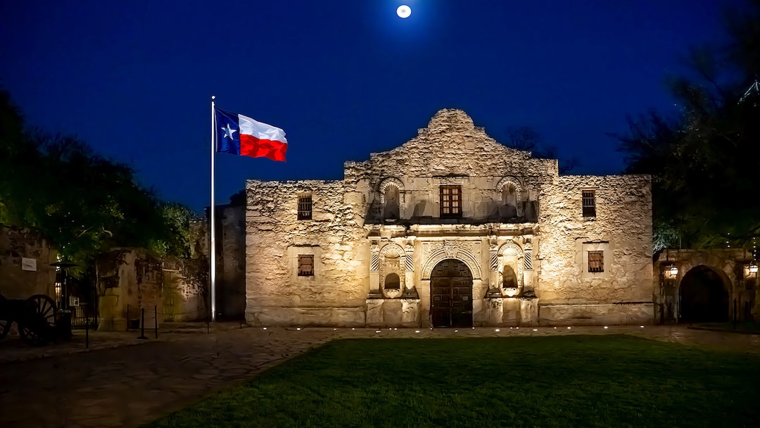 The Alamo in Moonlight Canvas Wall Art, Captivating Nighttime Skyline ...