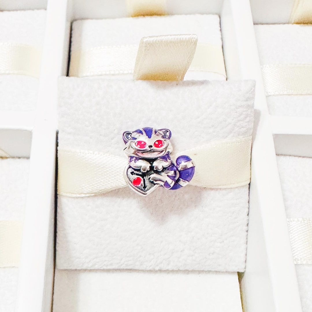 925 Sterling Silver Alice In Wonderland Cheshire Cat Charm With Heart 925-sterling-silver-alice-in-wonderland-cheshire-cat-charm-with-heart