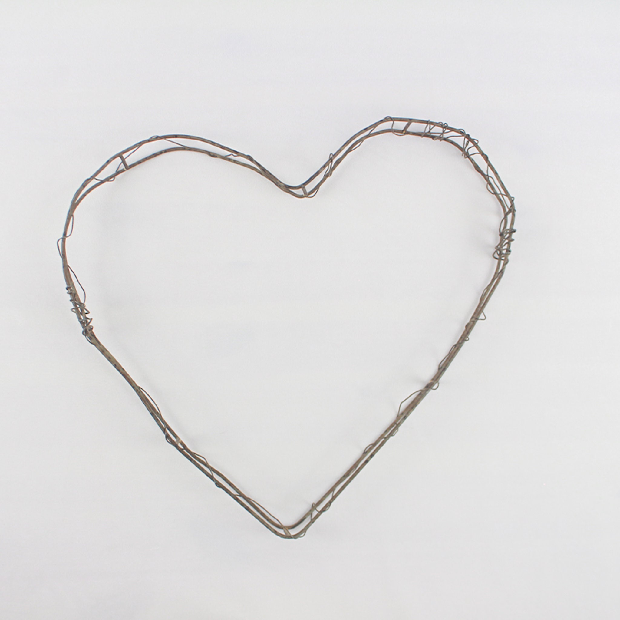 Rustic Metal Wire Heart - Two Sizes, Wall Mounted Artistic Decor, Love ...