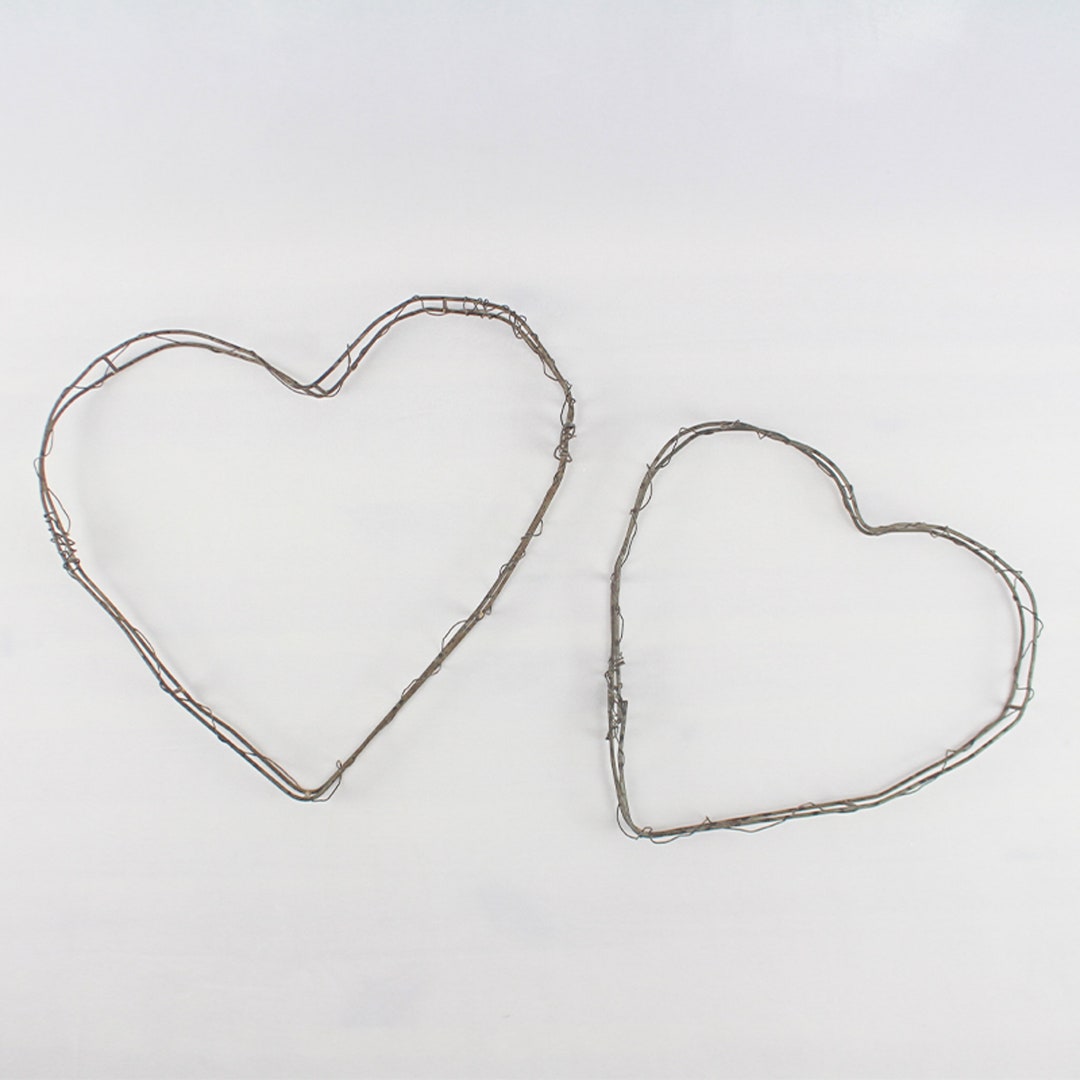 Rustic Metal Wire Heart - Two Sizes, Wall Mounted Artistic Decor, Love ...