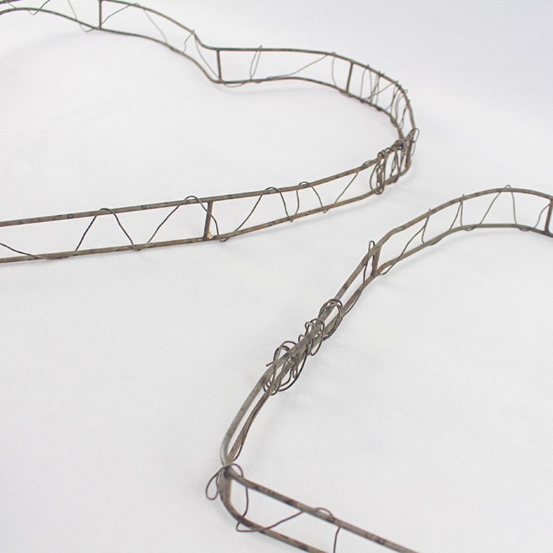 Rustic Metal Wire Heart - Two Sizes, Wall Mounted Artistic Decor, Love ...
