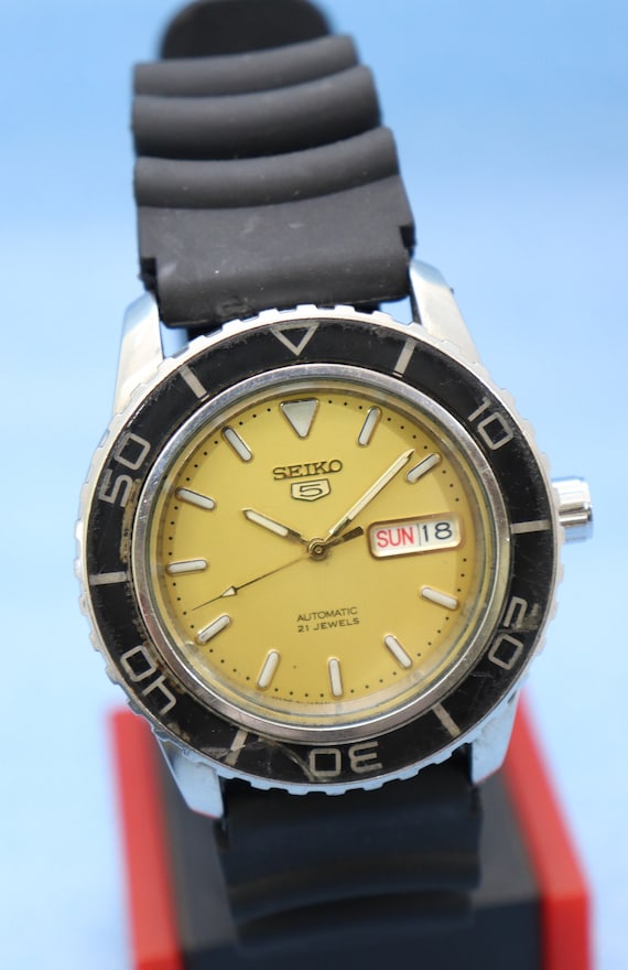 vintage Seiko 5 sports Diver's style automatic day da… - Gem