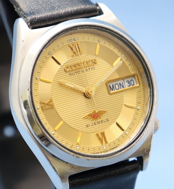 vintage citizen automatic day date movement no. 8200A… - Gem