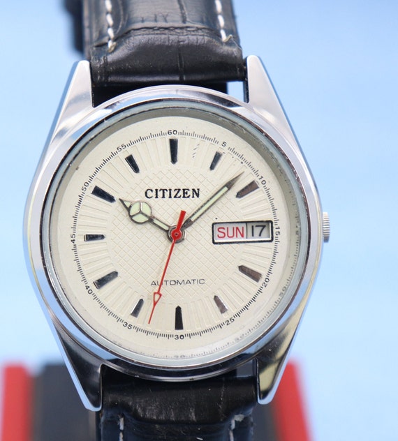 vintage citizen automatic day date movement no. 8200A… - Gem