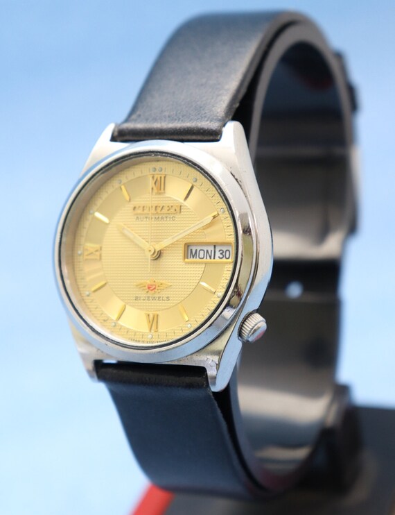 vintage citizen automatic day date movement no. 8200A… - Gem