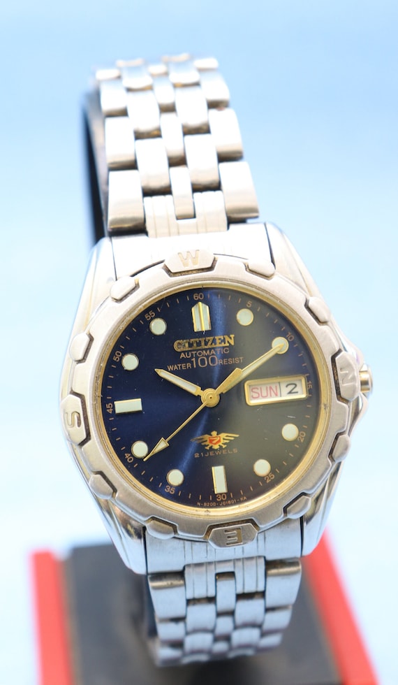 vintage citizen automatic day date movement no. 8200A… - Gem
