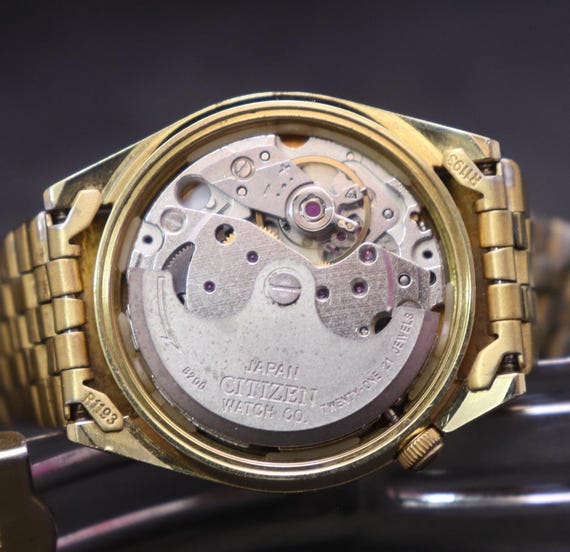 vintage citizen automatic day date movement no. 8200A… - Gem