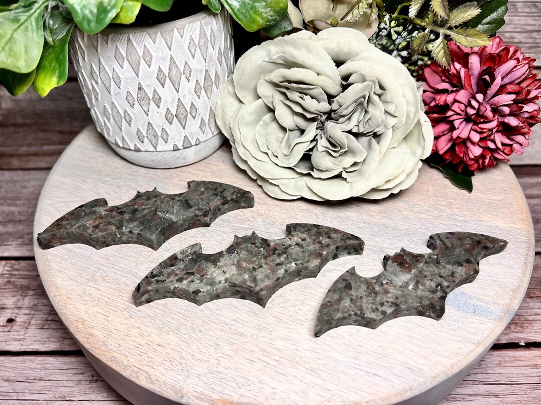 Yooperlite Bat Carving, Crystal Bat Carving, Halloween Crystal Bat ...