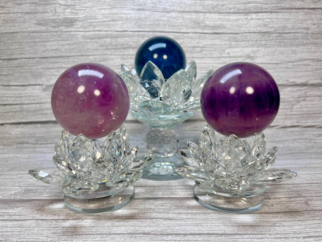 Glass Spinning Lotus Sphere Stand, Lotus Flower Shape, Facet Glass ...