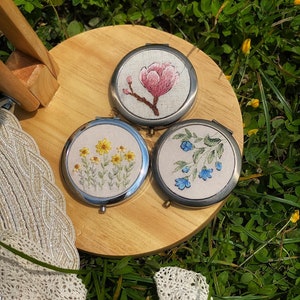 Floral Embroidered Compact Mirror, Flower Pocket Mirror, Daisy Mirror ...