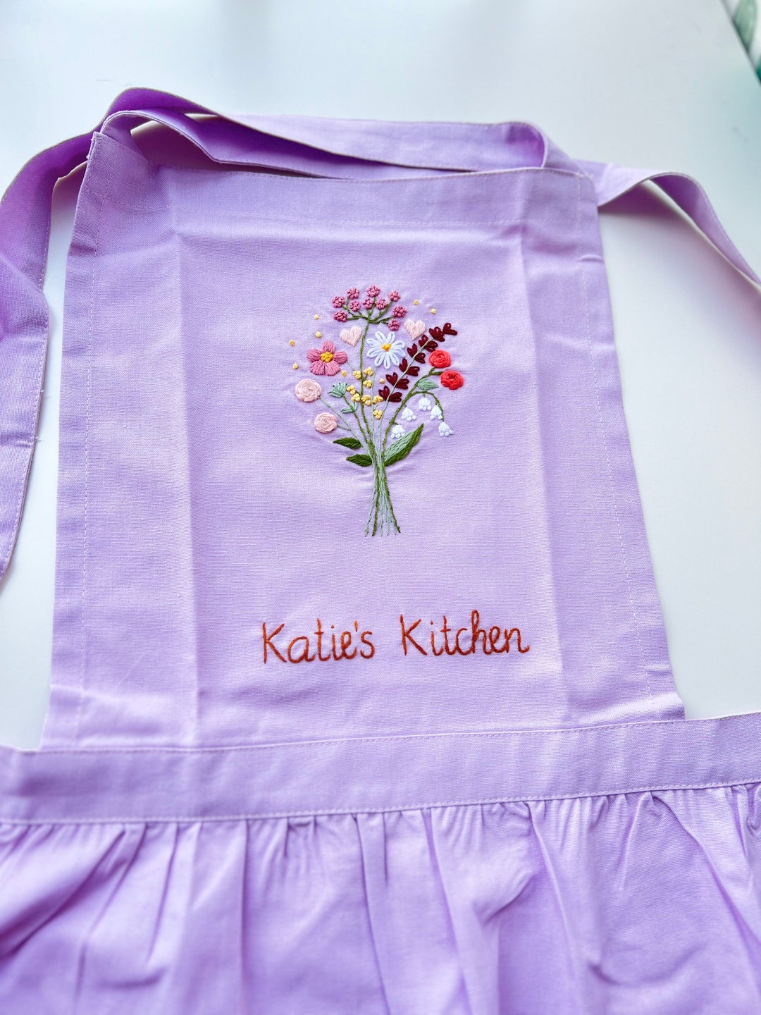 Flower Embroidered Apron for Women, Personalized Hand-embroidered Apron ...